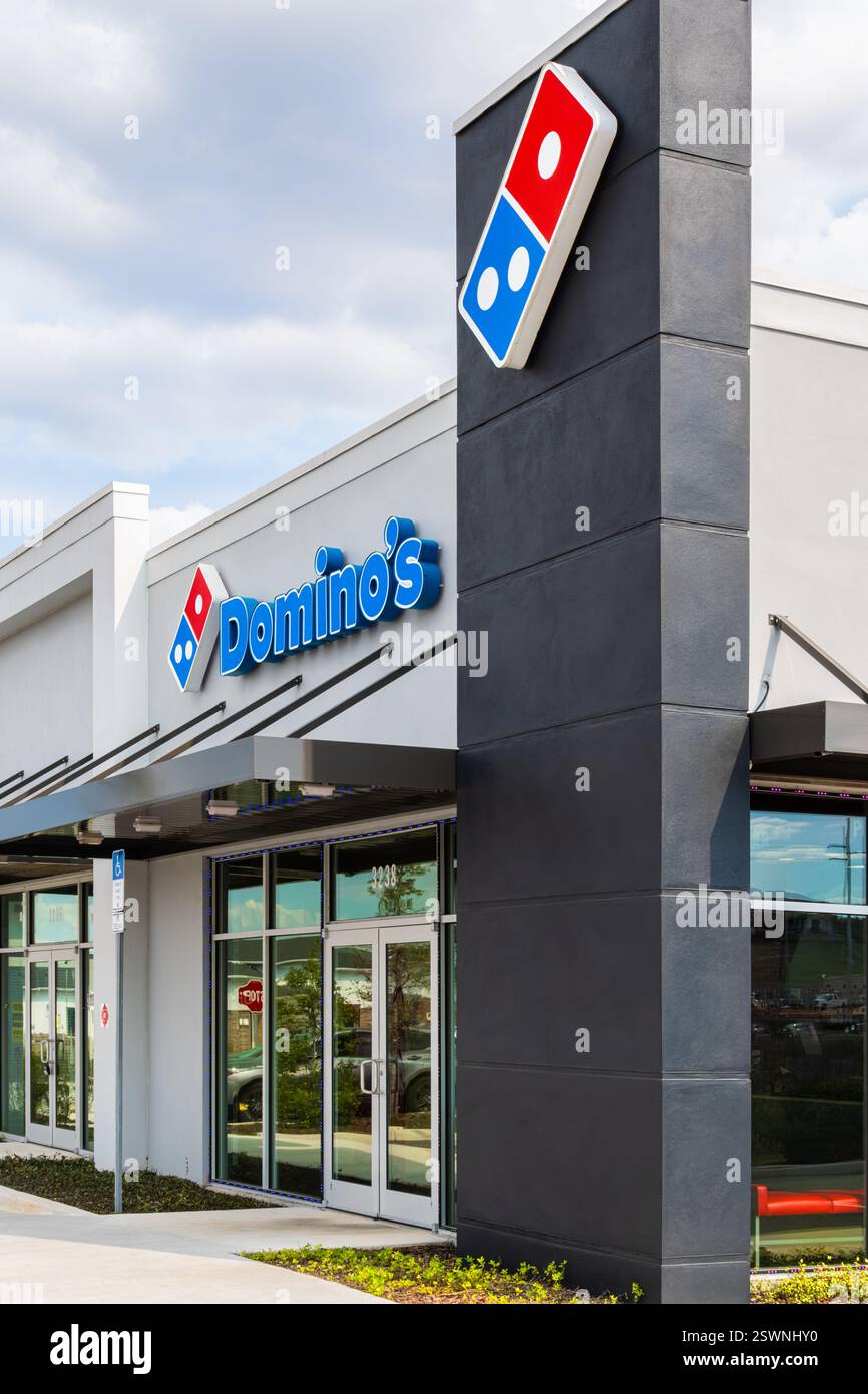 Local Dominos pizza restaurant in Clermont, Florida. International US ...