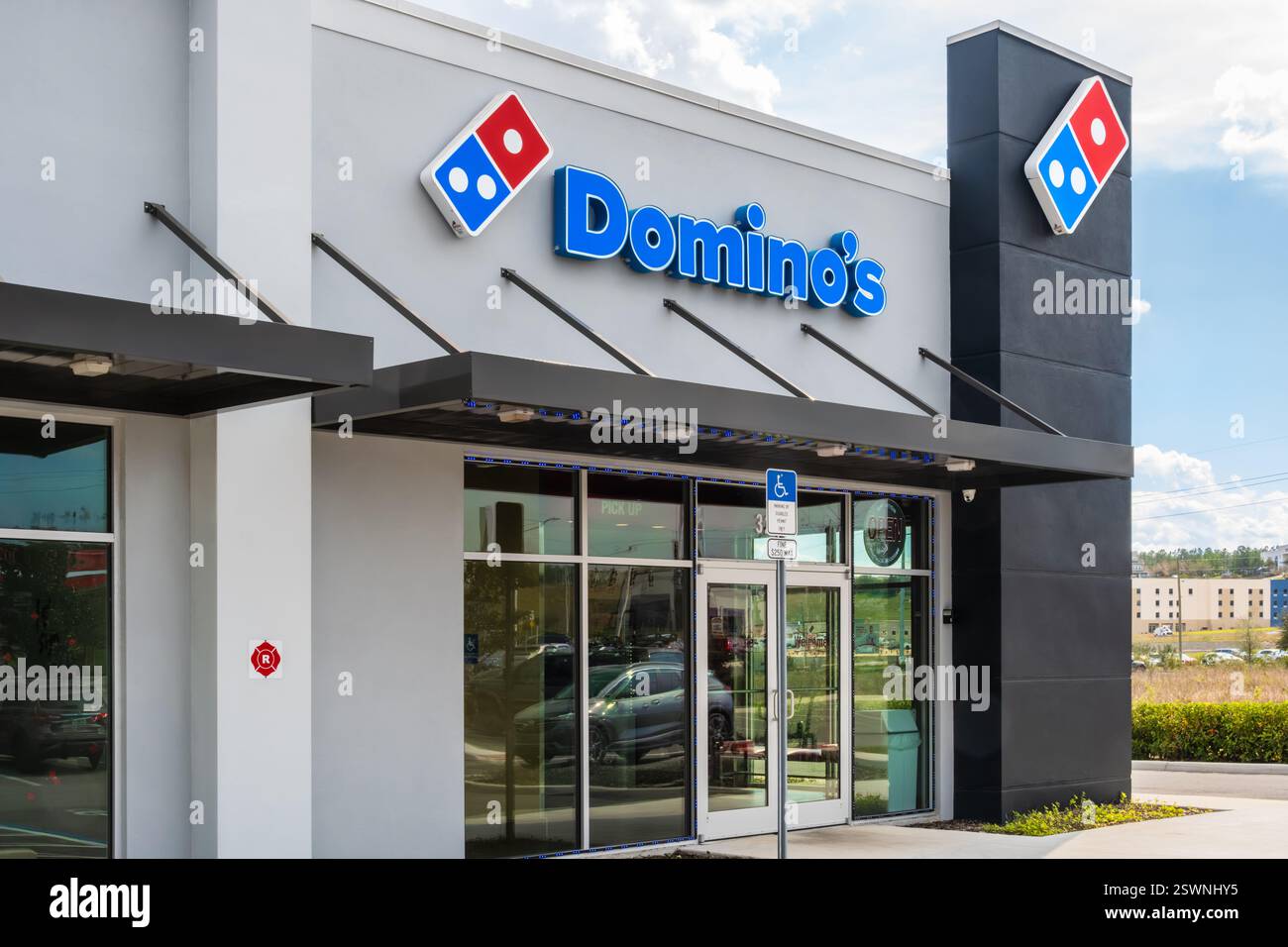 Local Dominos pizza restaurant in Clermont, Florida. International US ...