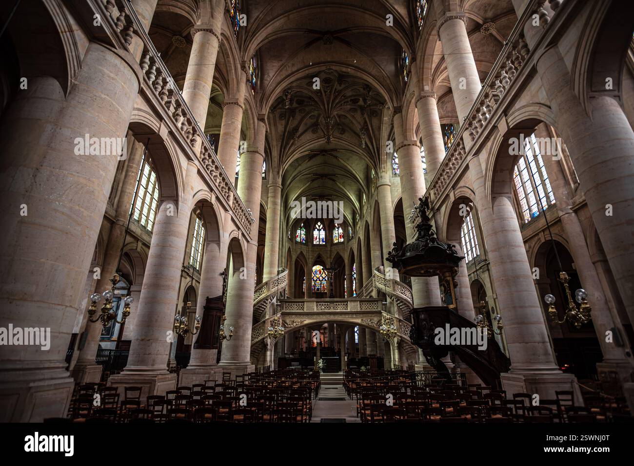 Grand Architecture and Rood Screen of Saint-Étienne-du-Mont Church ...