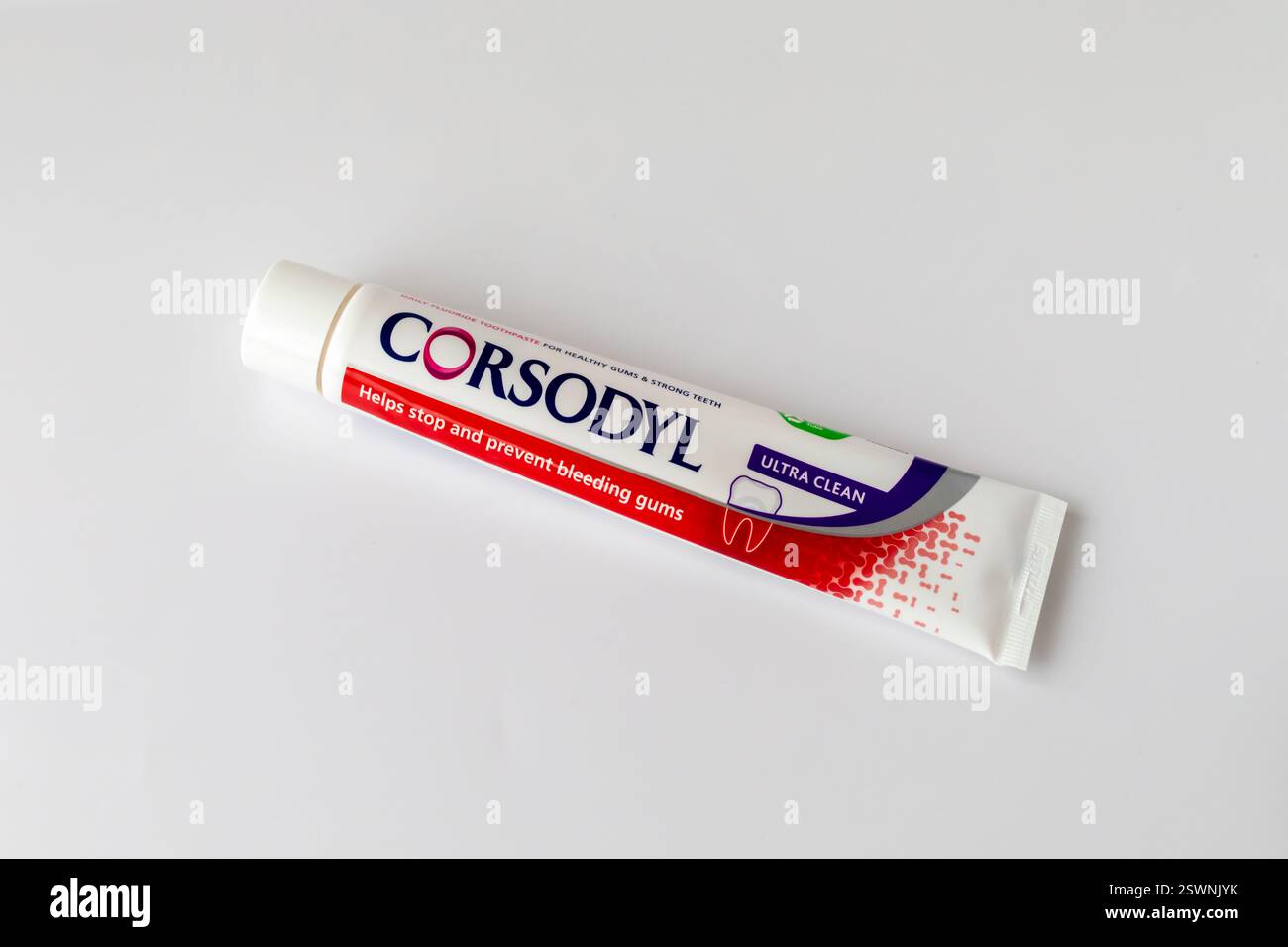 Corsodyl Ultra Clean toothpaste for prevention of bleeding gums on a ...