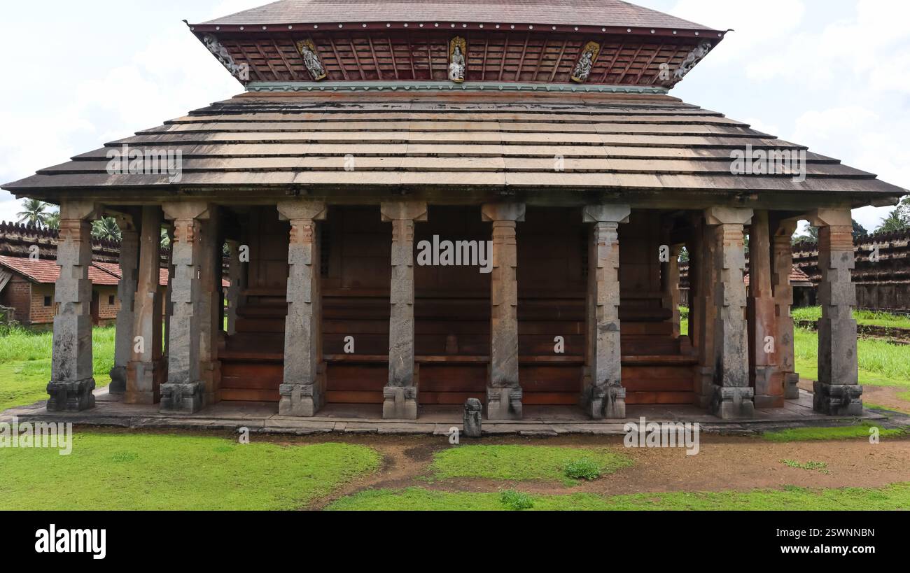 India, Karnataka, Mudbidri, Beautiful Backside View of Saavira Kambada ...