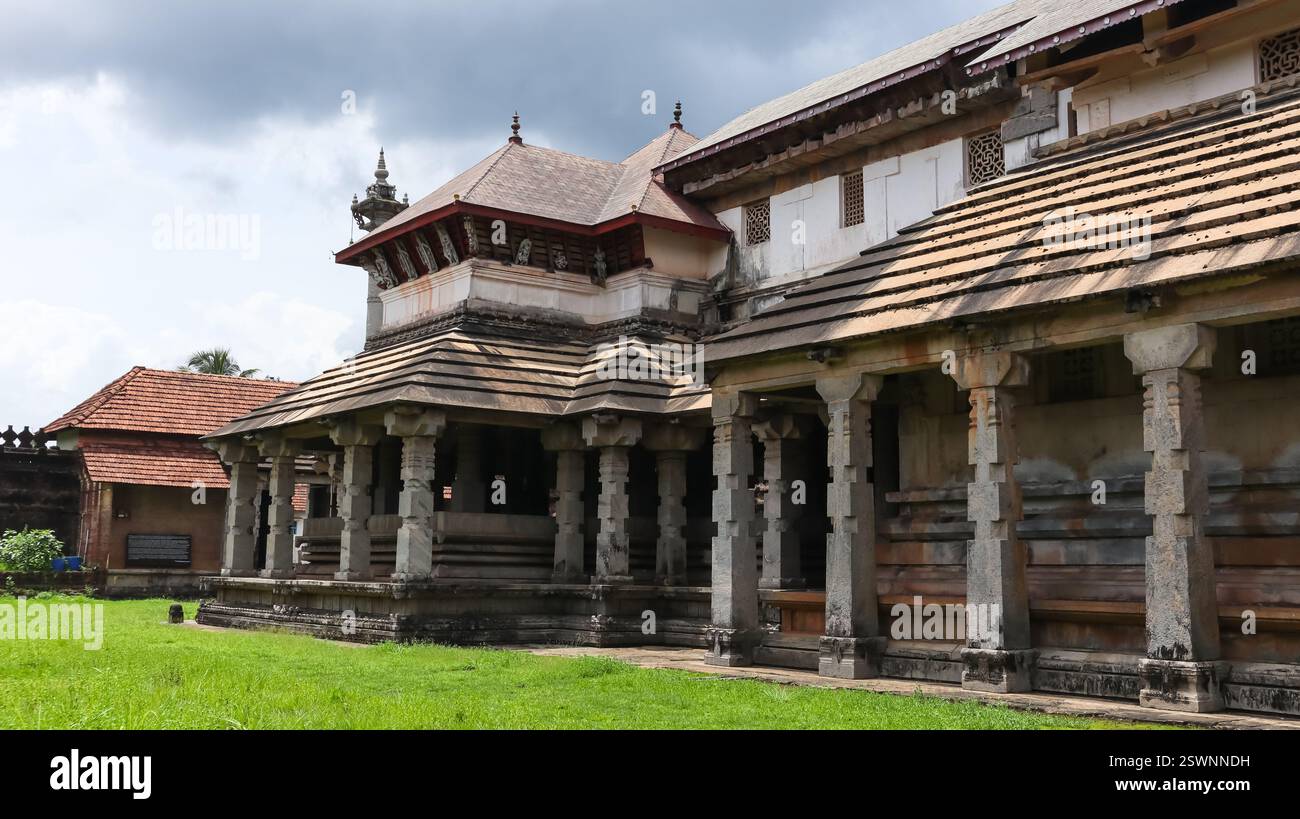 India, Karnataka, Mudbidri, Beautiful Kerala Style Saavira Kambada ...