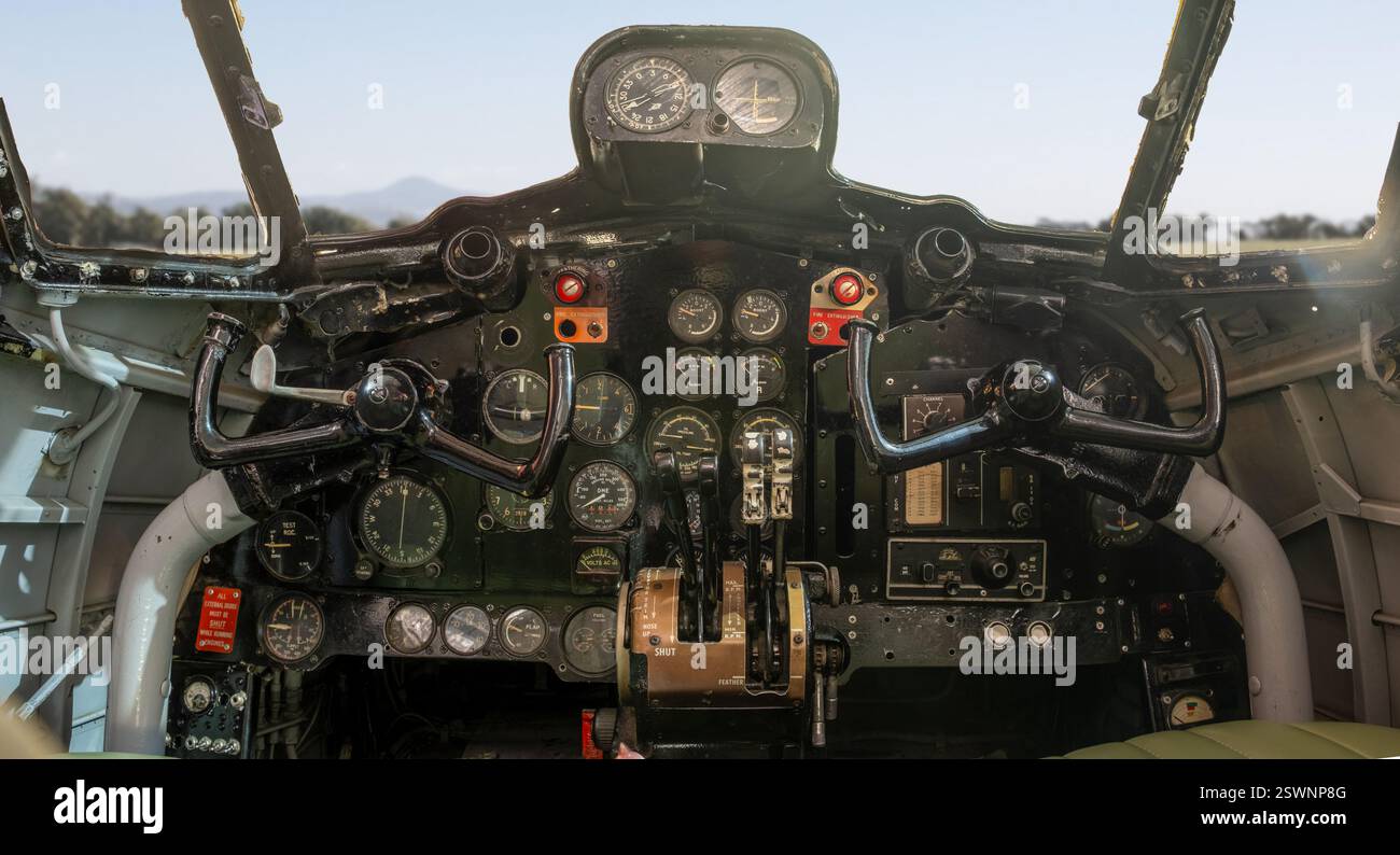 The cockpit of a disused De Havilland Dove Stock Photo - Alamy