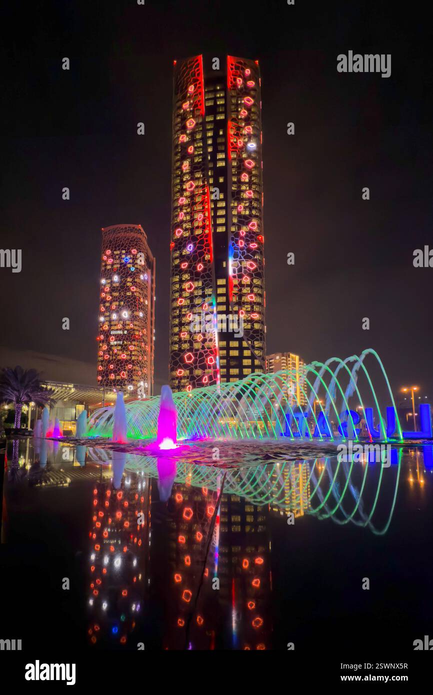 Crescent Tower Katara Hotel Building Lusail Marina Stock Photo - Alamy