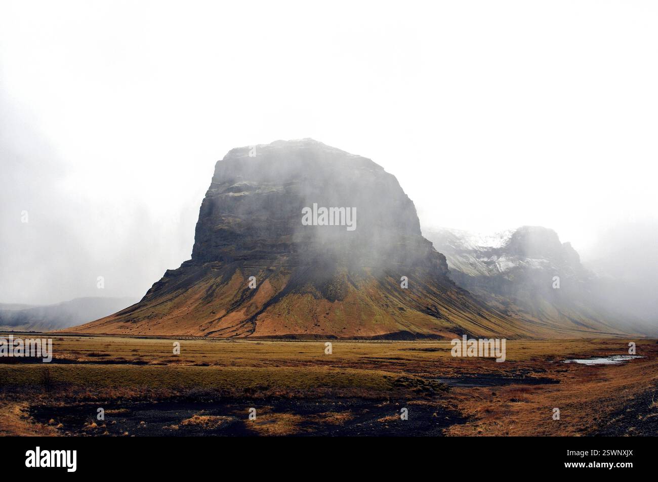 Der Monolith Lomagnupur. An der Ringstraße 1 zwischen Kalfafell und ...