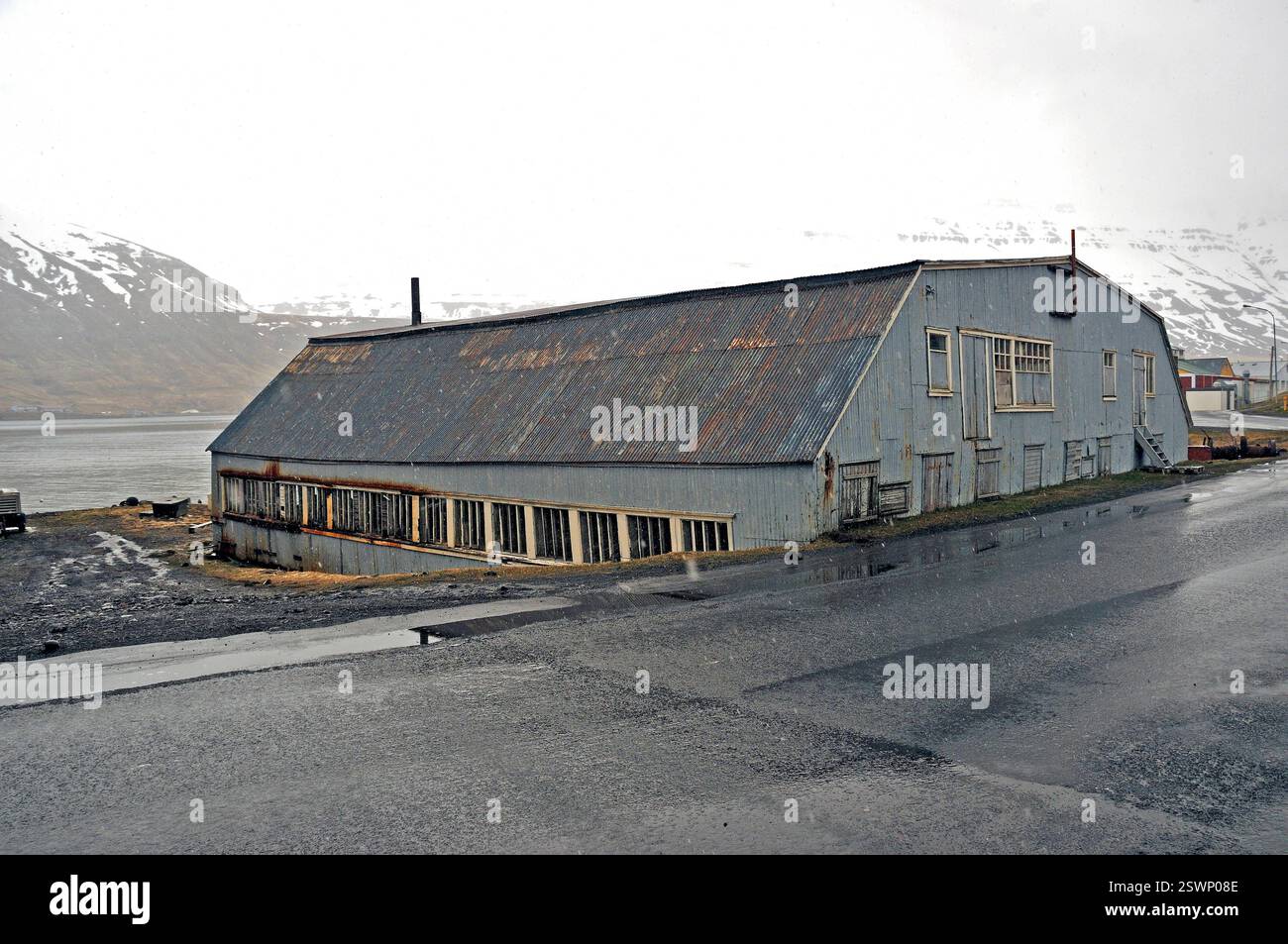 Werkstatthalle in SeyÃisfjörÃur. Der Osten, Island island ...