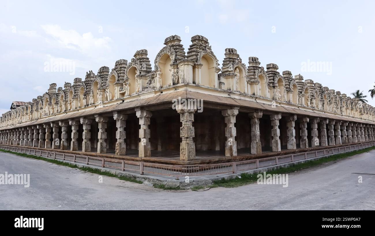Beautifully Carved Outer Mandapa of Shri Cheluvanarayana Swamy Temple ...