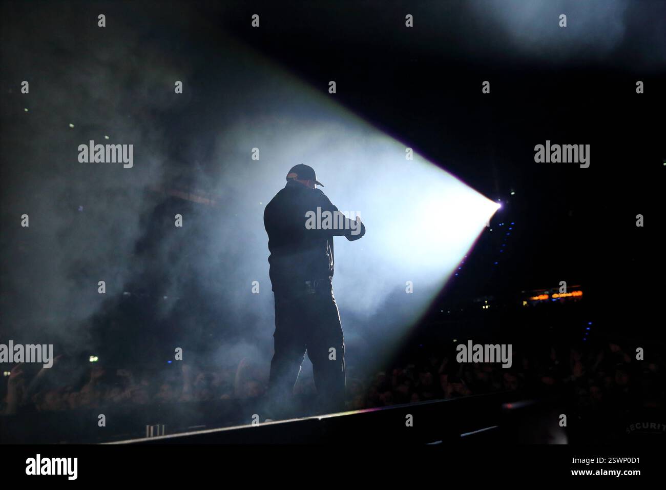Savas Yurderi alias Kool Savas bei einem Konzert in der Max-Schmeling ...