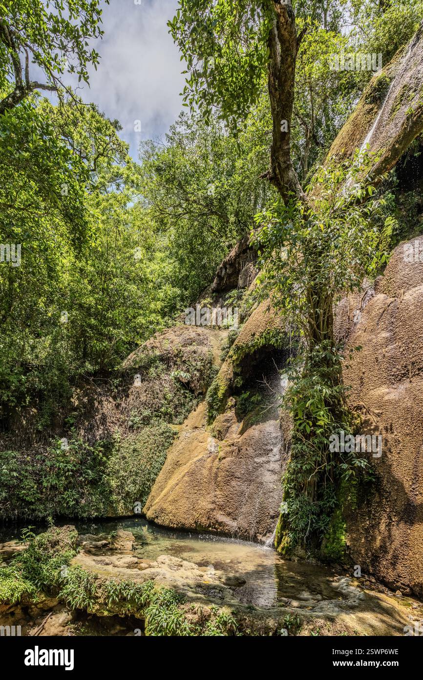 Boca da Onca waterfalls, Saloba river canyon, Mato Grosso do Sul ...