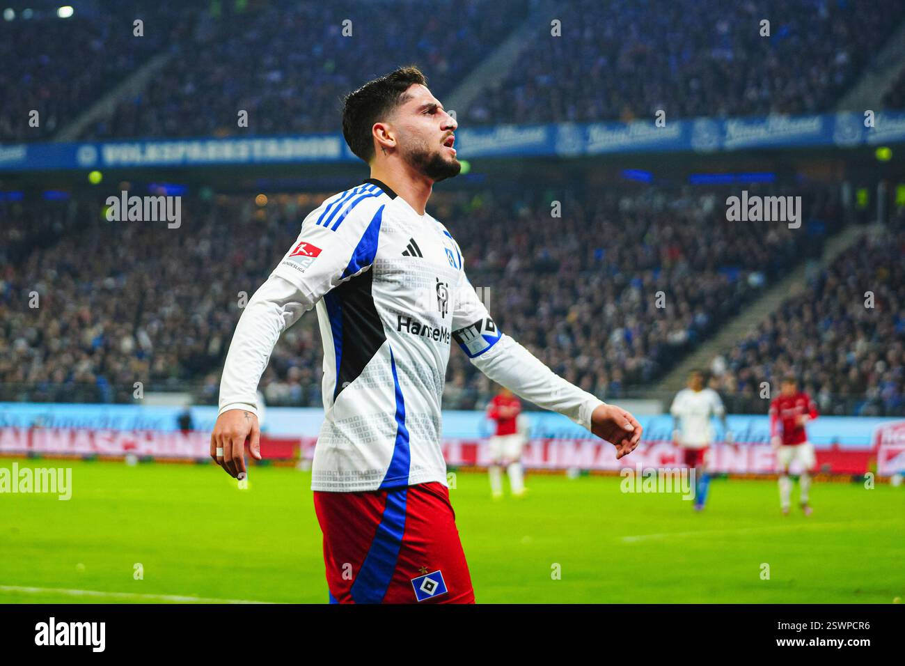Hamburg, Deutschland. 21st Feb, 2025. Ludovit Reis (Hamburger SV, #14) GER, Hamburger SV vs. 1 ...