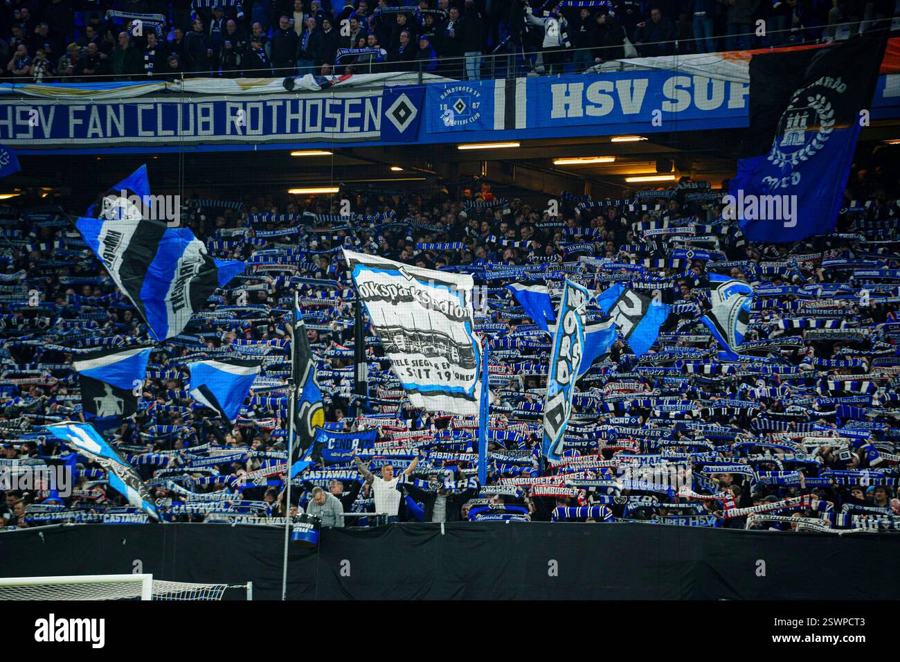 Hamburg, Deutschland. 21st Feb, 2025. Fans/Ultras Hamburger SV auf Nordtribuene GER, Hamburger ...