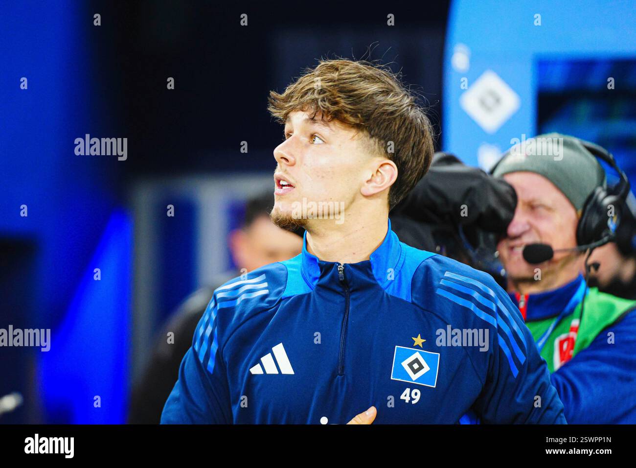 Hamburg, Deutschland. 21st Feb, 2025. Otto Stange (Hamburger SV, #49 ...