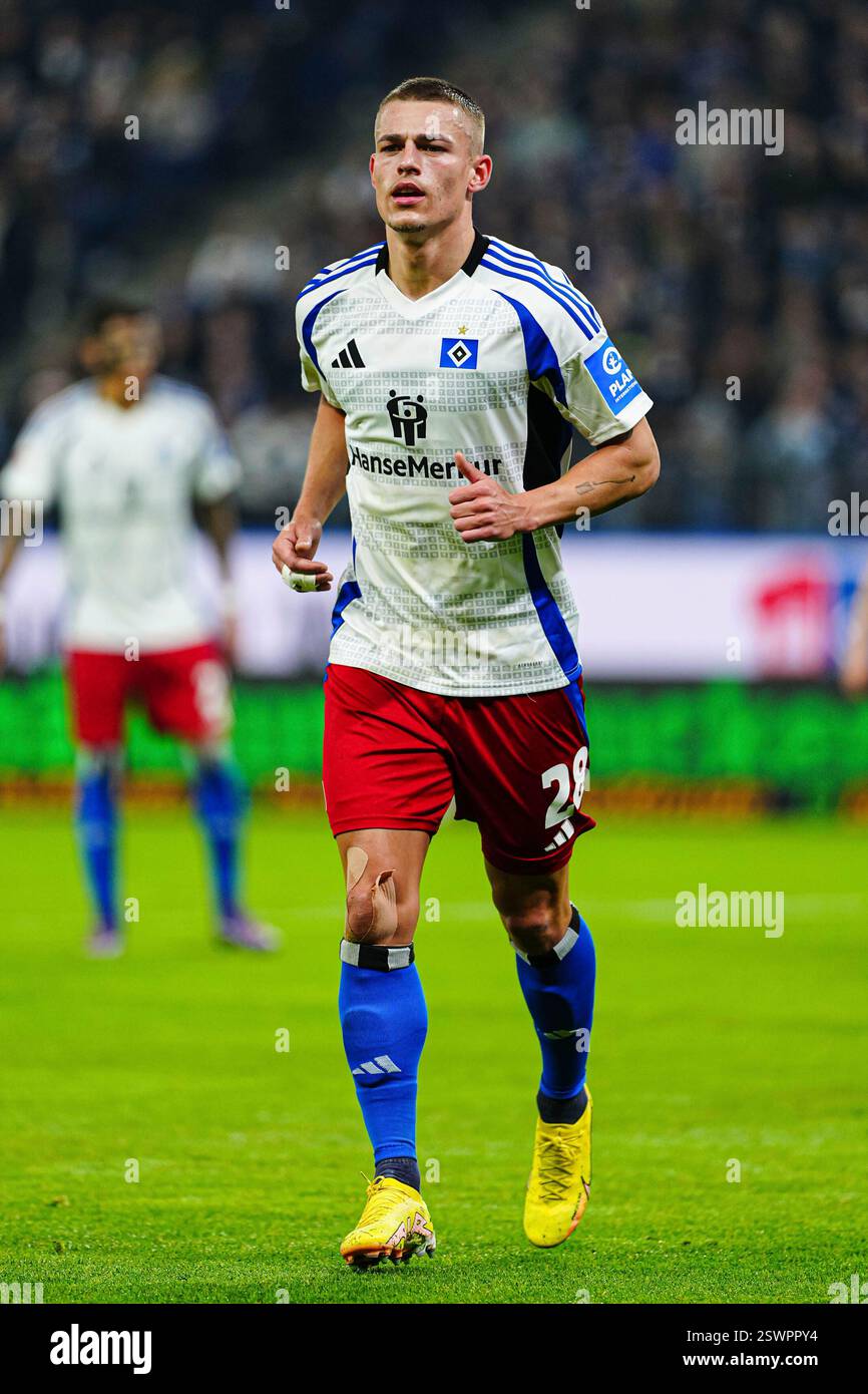 Hamburg, Deutschland. 21st Feb, 2025. Miro Muheim (Hamburger SV, #28 ...