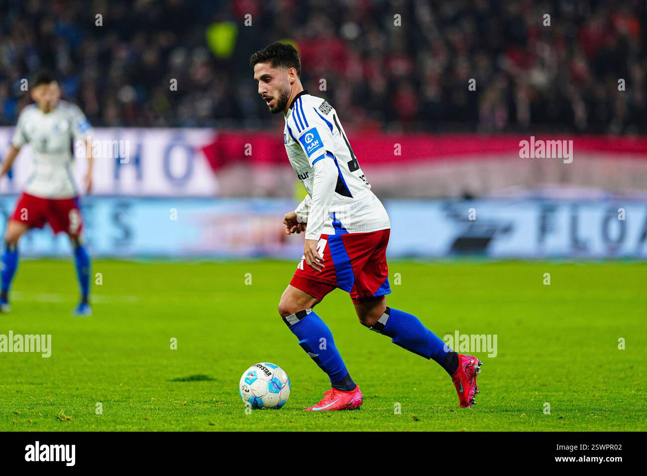 Hamburg, Deutschland. 21st Feb, 2025. Ludovit Reis (Hamburger SV, #14) GER, Hamburger SV vs. 1 ...