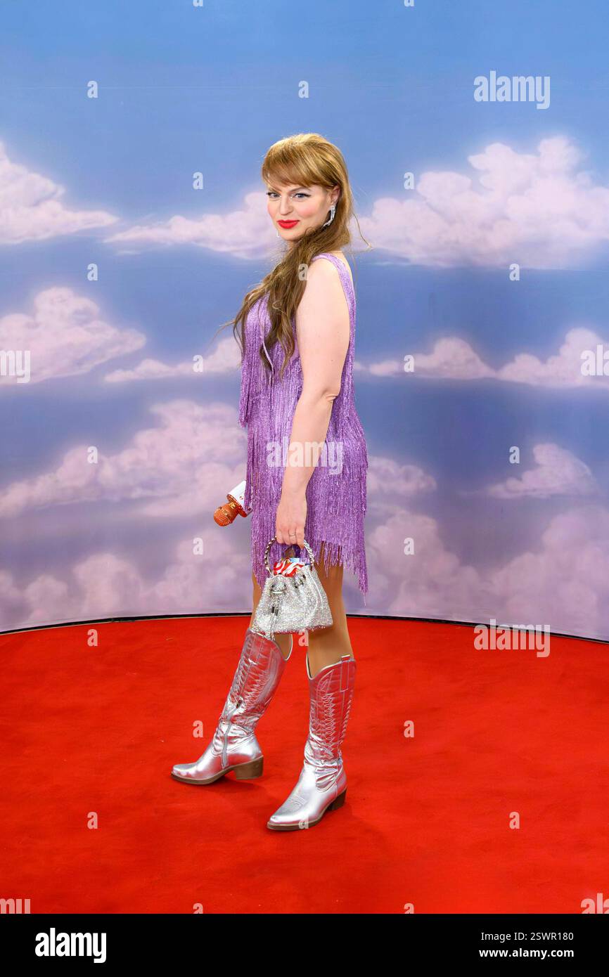 Politikerin Katharina Schulze Grüne, verkleidet als Sängerin Taylor ...