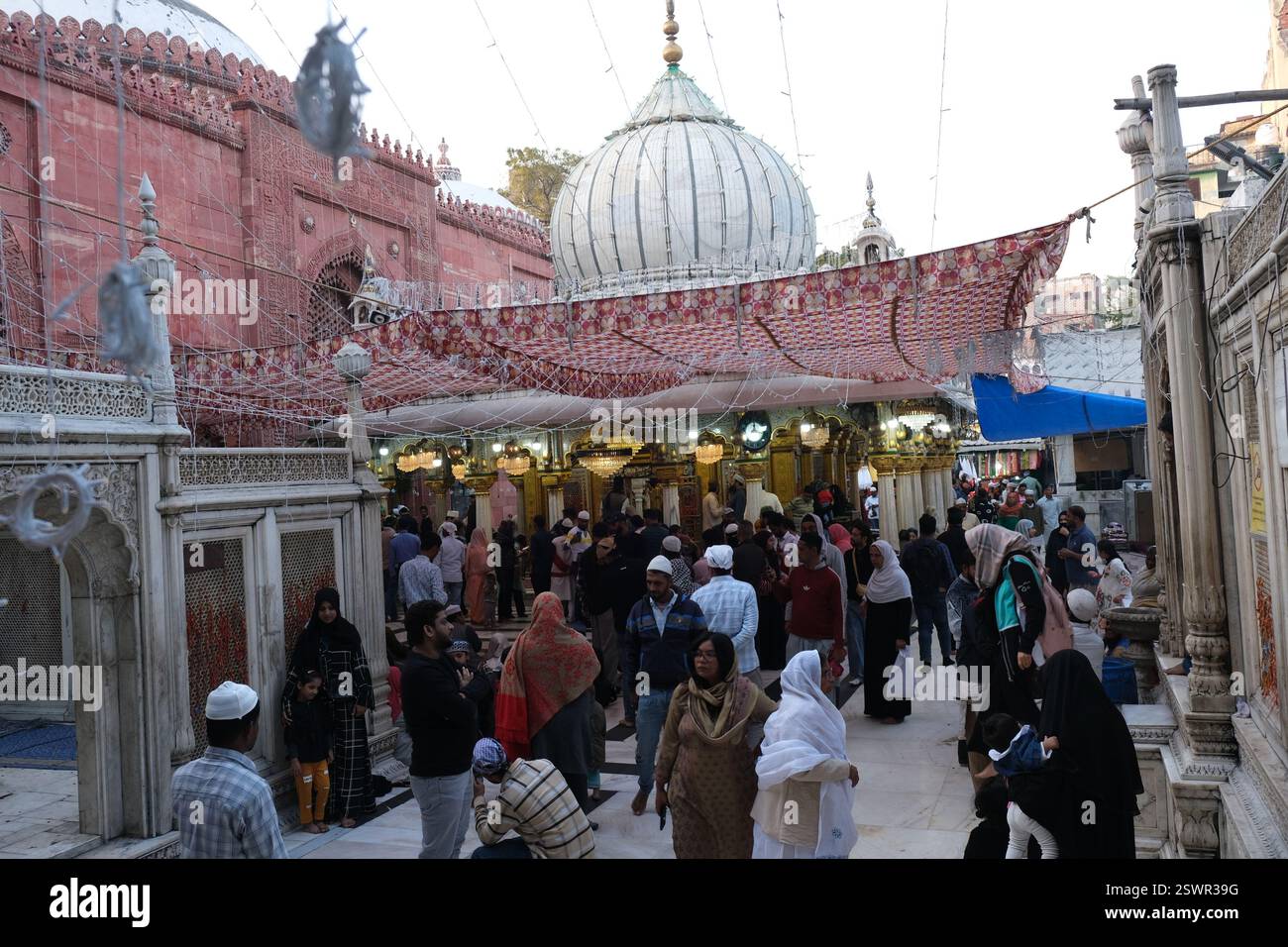 Pilgrims at the New Delhi shrine of Nizamuddin Auliya, a 13th Century ...