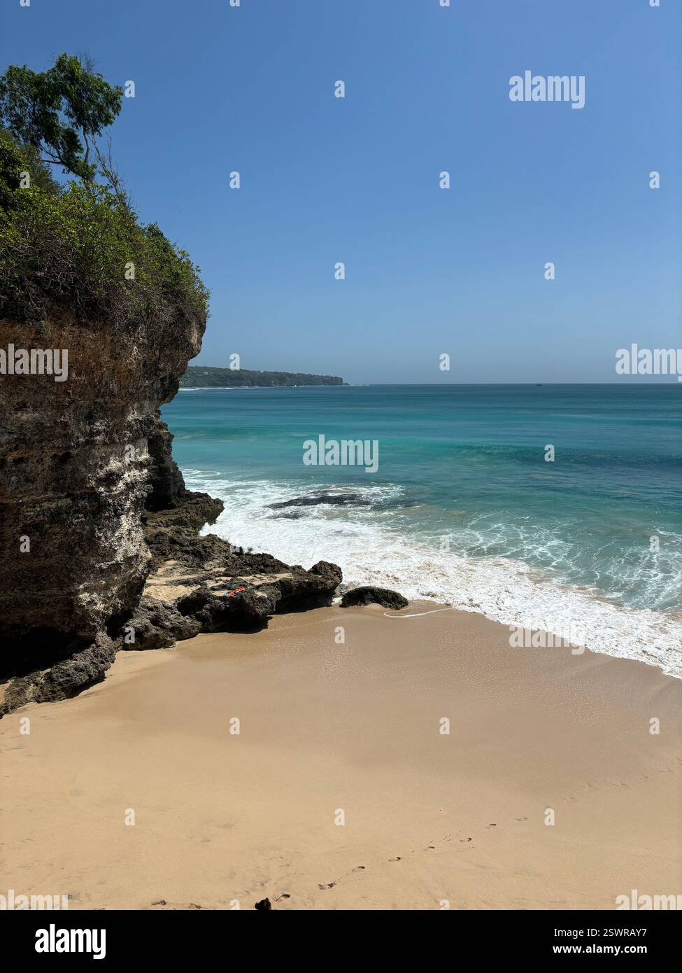 Golden sand beach turquoise waves hi-res stock photography and images ...