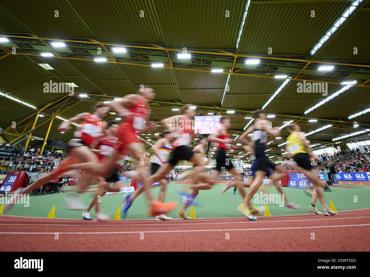 22 February 2025, North Rhine-Westphalia, Dortmund: Athletics/hall ...