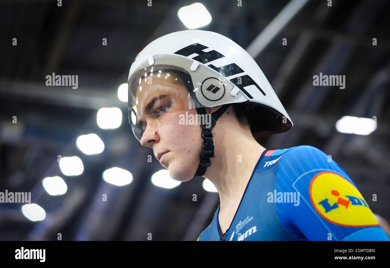Lidl-TREK's Izzy Sharp ahead of the Womens' Individual 4km Pursuit ...