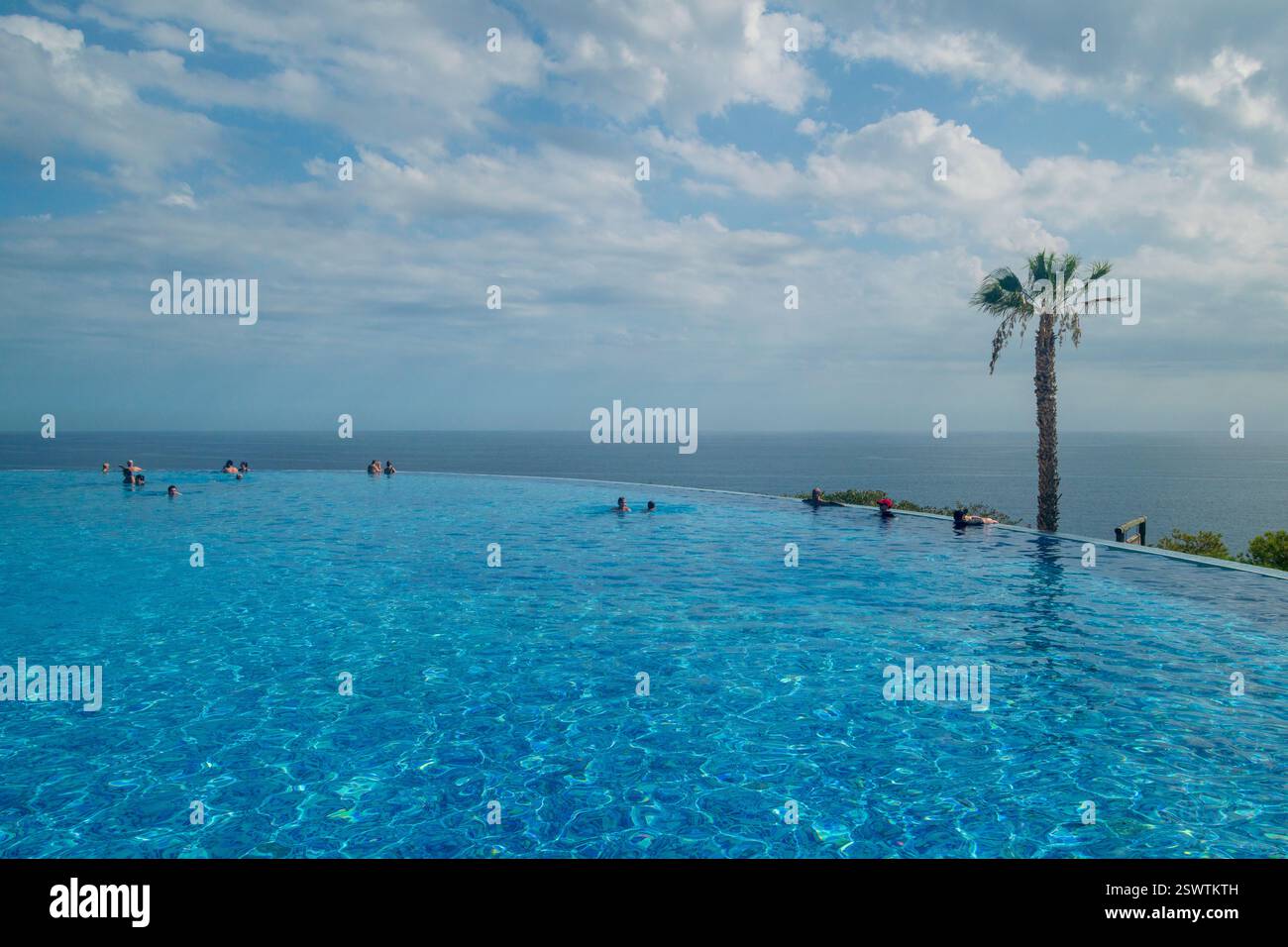 Amazing view from an infinity pool out to the horizon over the sea ...