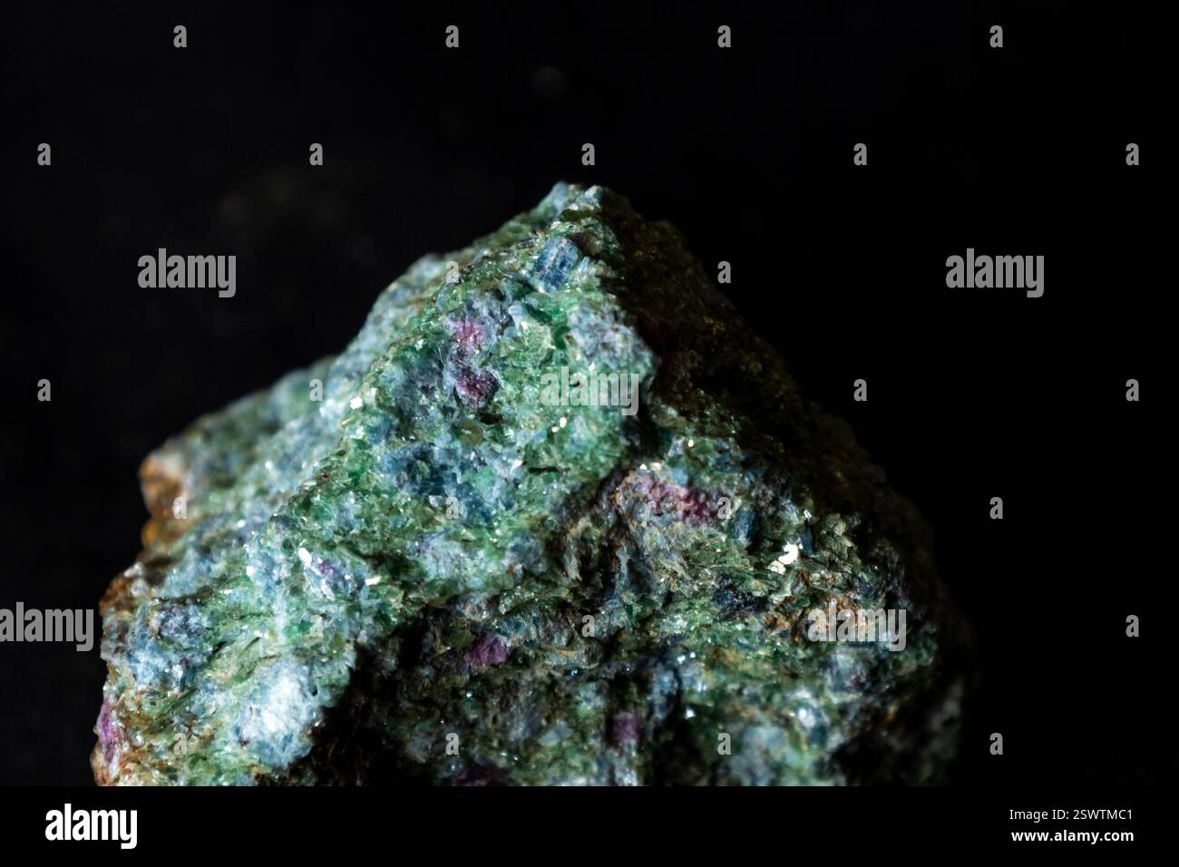 Aggragate of prismatic crystals hi-res stock photography and images - Alamy