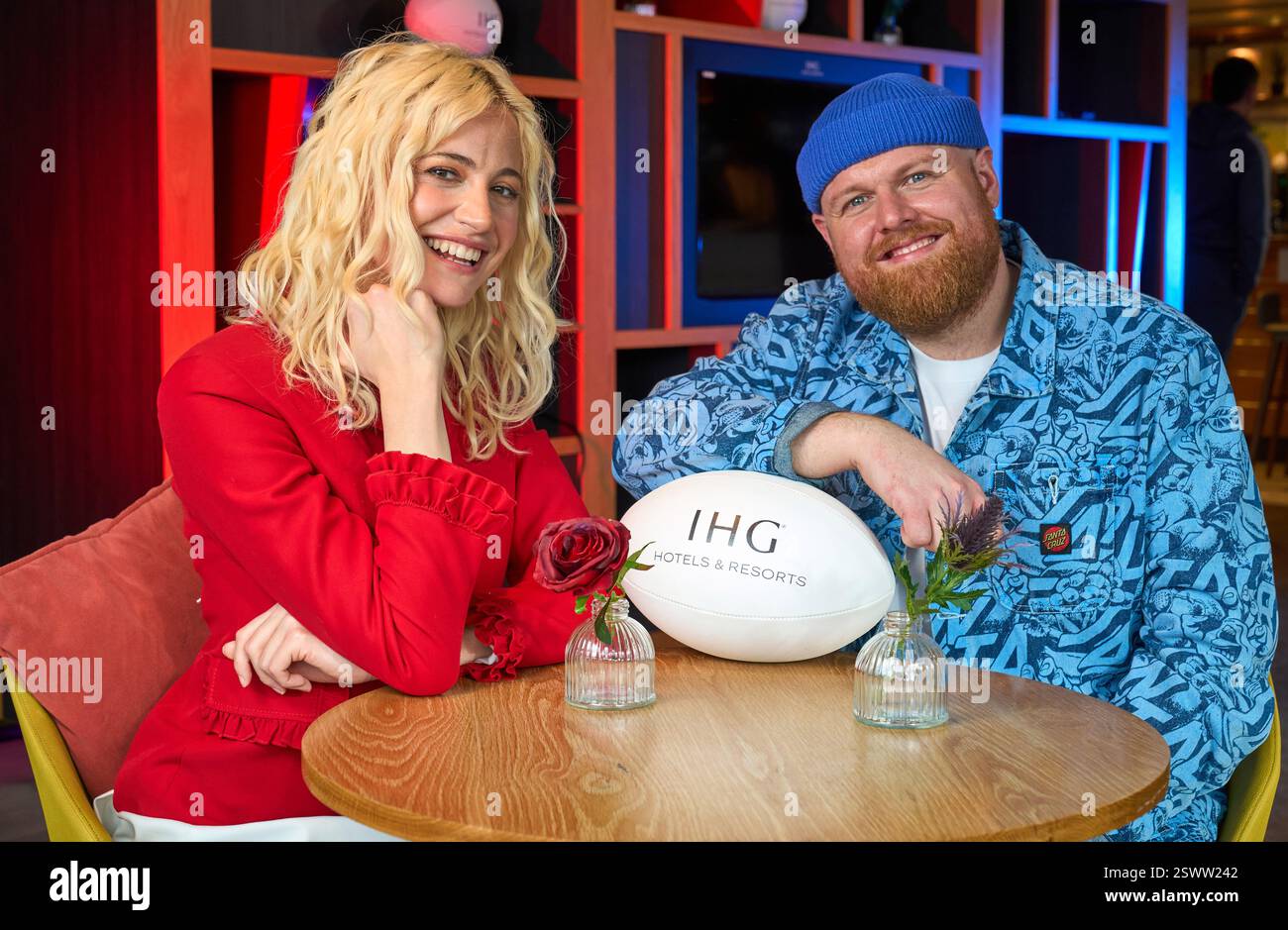 EDITORIAL USE ONLY English singer, Pixie Lott and Scottish singer, Tom ...