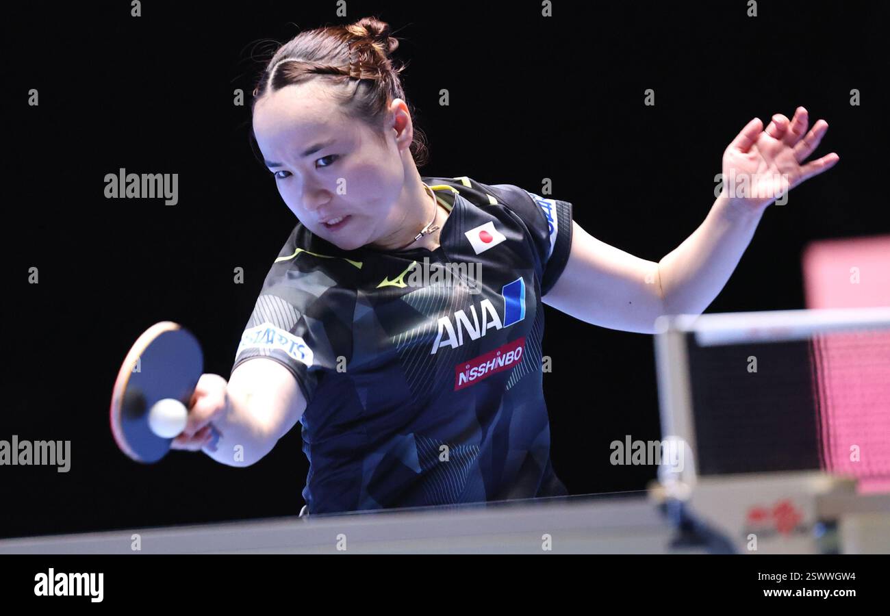 (250222) -- SHENZHEN, Feb. 22, 2025 (Xinhua) -- Ito Mima hits a return ...