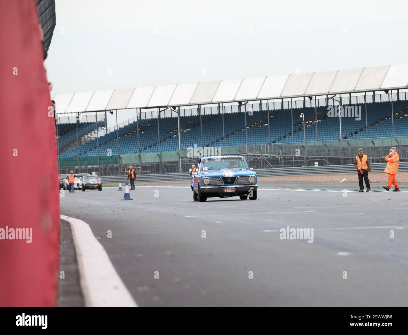 V.S.C.C. Pomeroy Trophy. Pre War vintage cars compete against newer ...