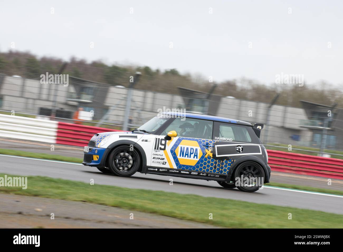 V.S.C.C. Pomeroy Trophy. Pre War vintage cars compete against newer ...