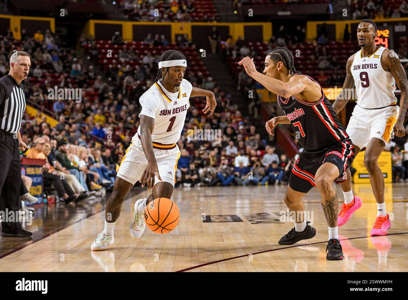 Arizona State Sun Devils guard Alston Mason (1) drives toward the ...