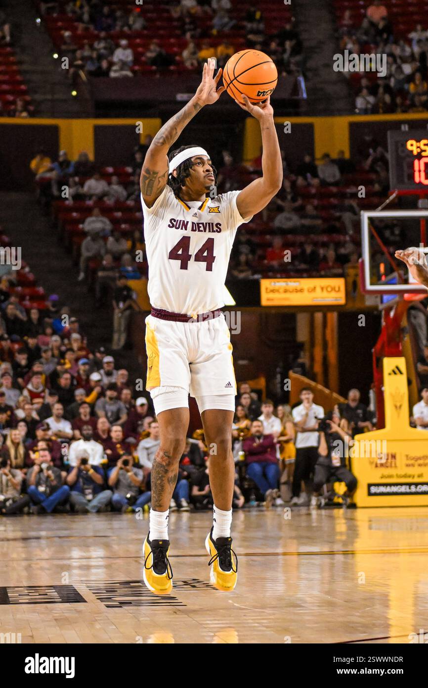 Arizona State Sun Devils guard Adam Miller (44) attempts a shot in the ...