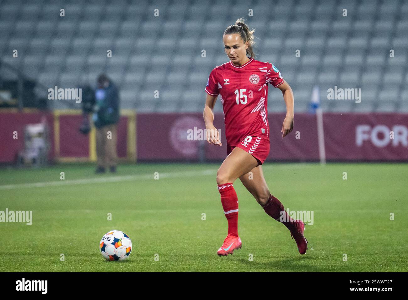 Odense, Denmark. 21st Feb, 2025. Frederikke Thogersen (15) of Denmark ...