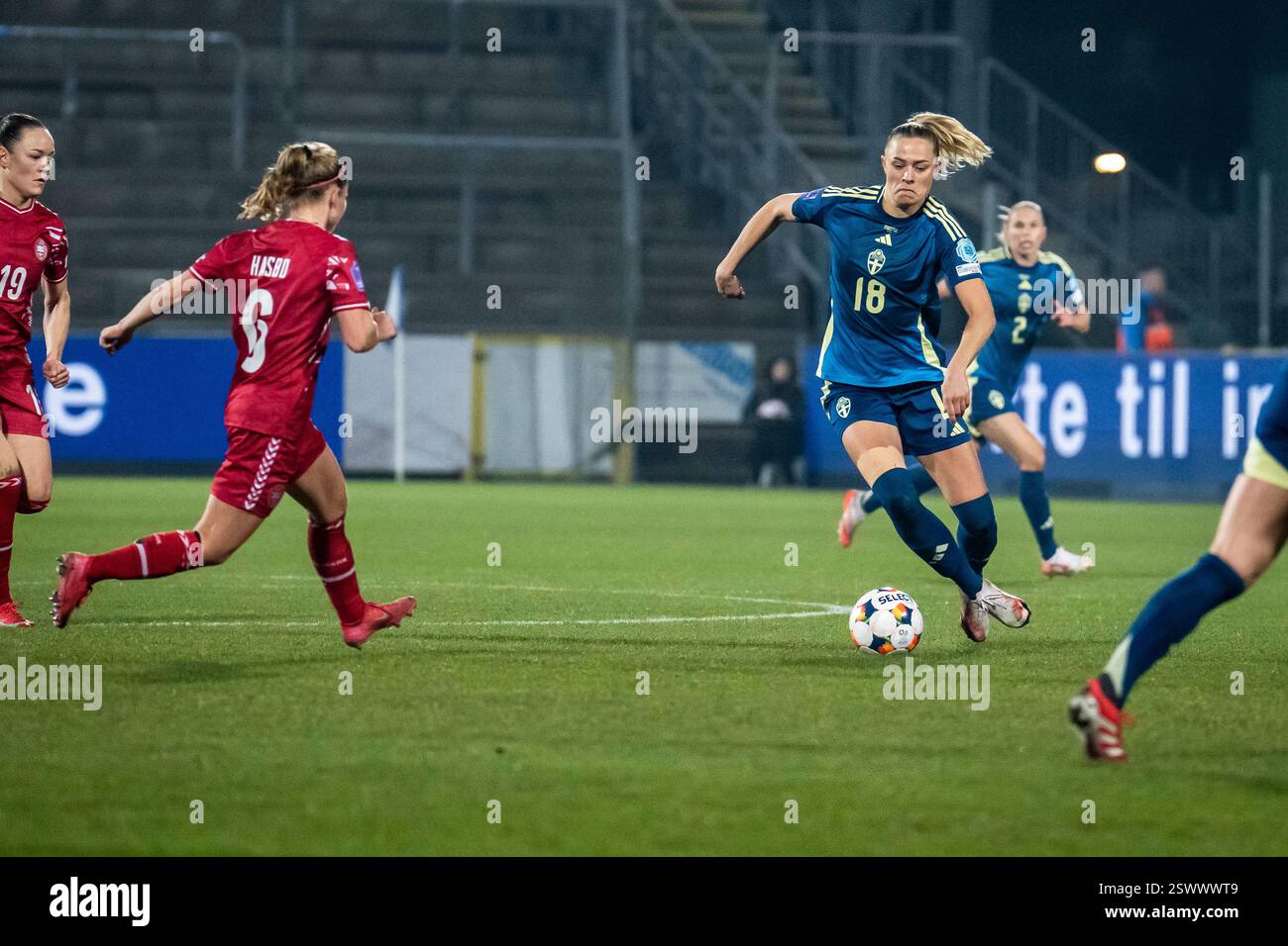 Odense, Denmark. 21st Feb, 2025. Fridolina Rolfö (18) of Sweden seen ...