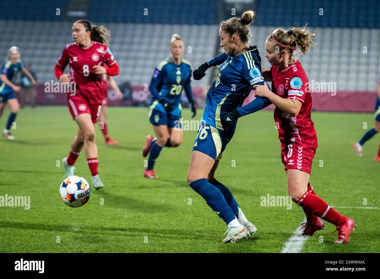 Odense, Denmark. 21st Feb, 2025. Filippa Angeldal (16) of Sweden and ...