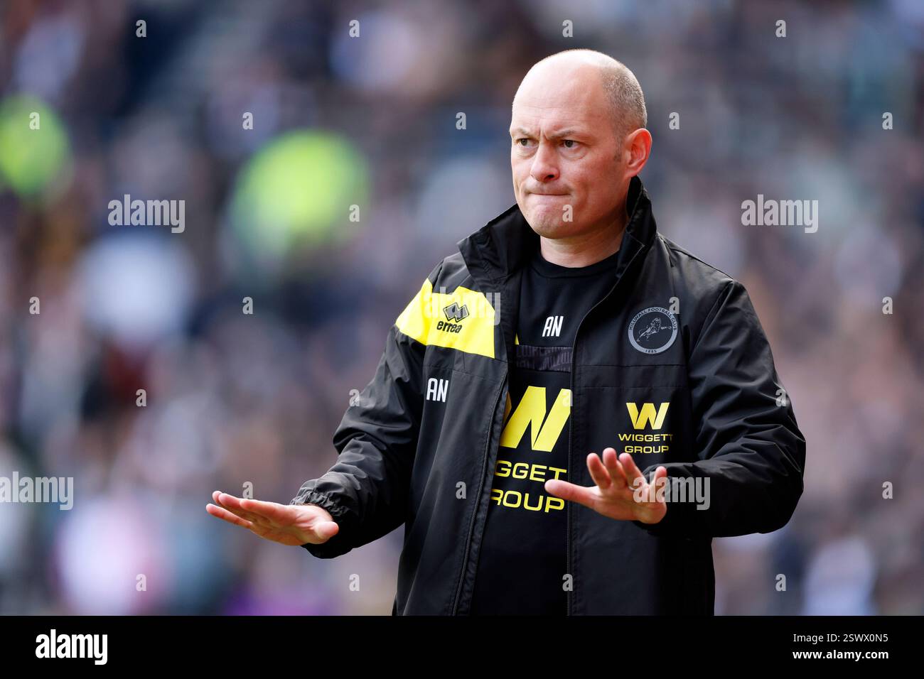 Millwall manager Alex Neil during the Sky Bet Championship match at ...