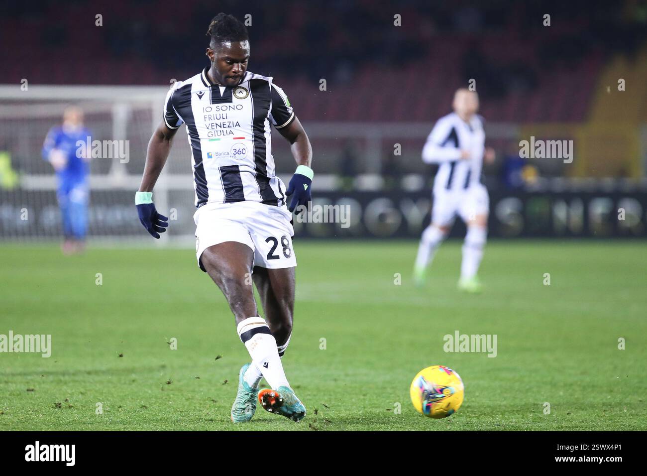 Lecce, Italy. 21st Feb, 2025. Oumar Solet of Udinese Calcio in action ...