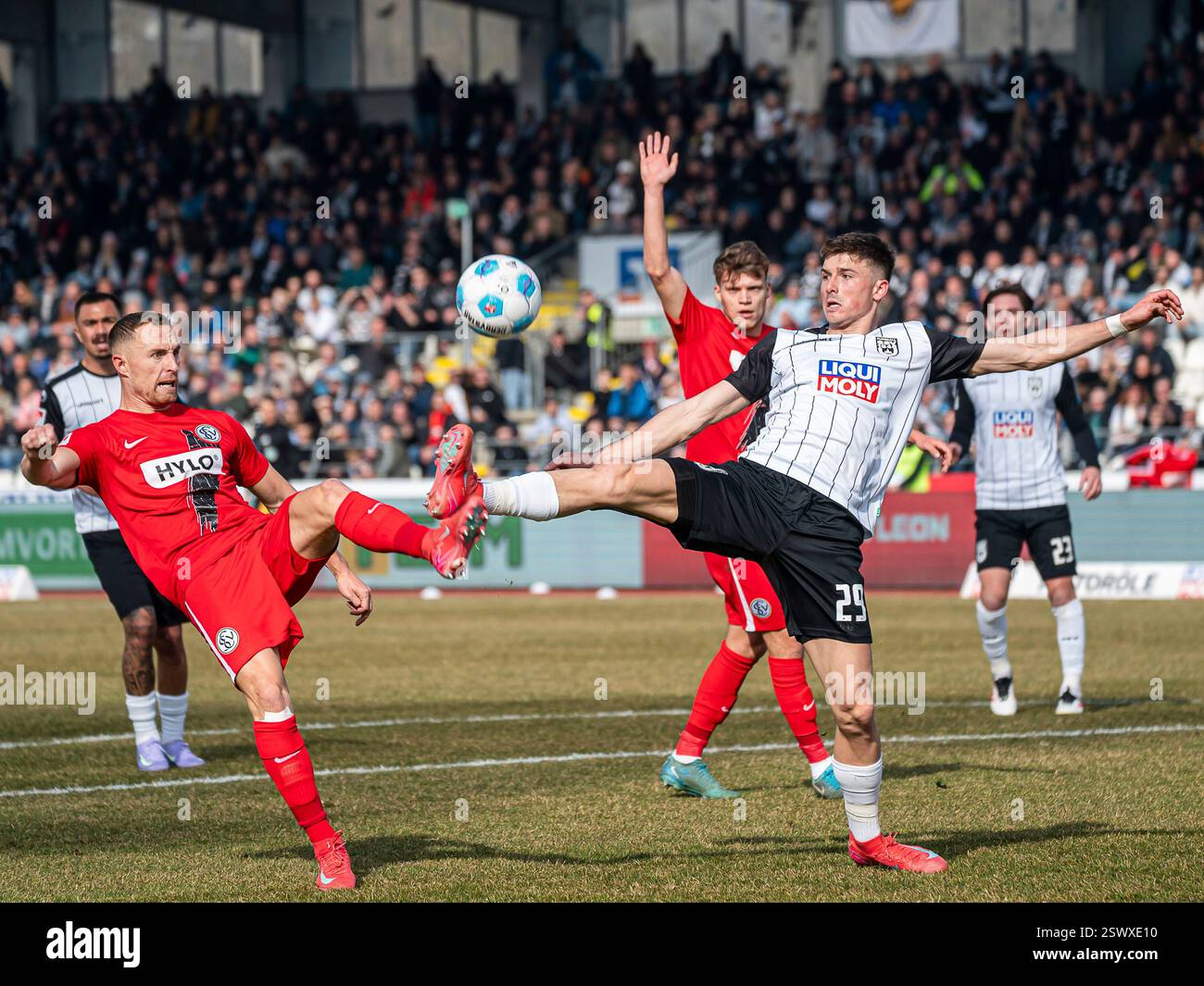 Ulm, Deutschland. 22nd Feb, 2025. Semir Telalovic (SSV Ulm 1846, #29 ...