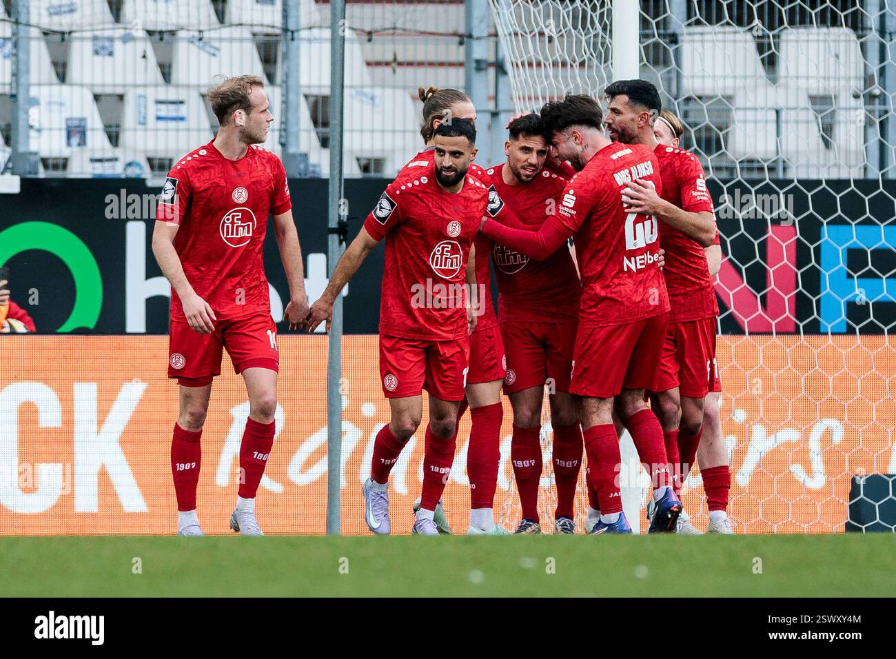 Essen, Deutschland. 22nd Feb, 2025. Jubel zum 1:0 durch Ahmet Arslan ...