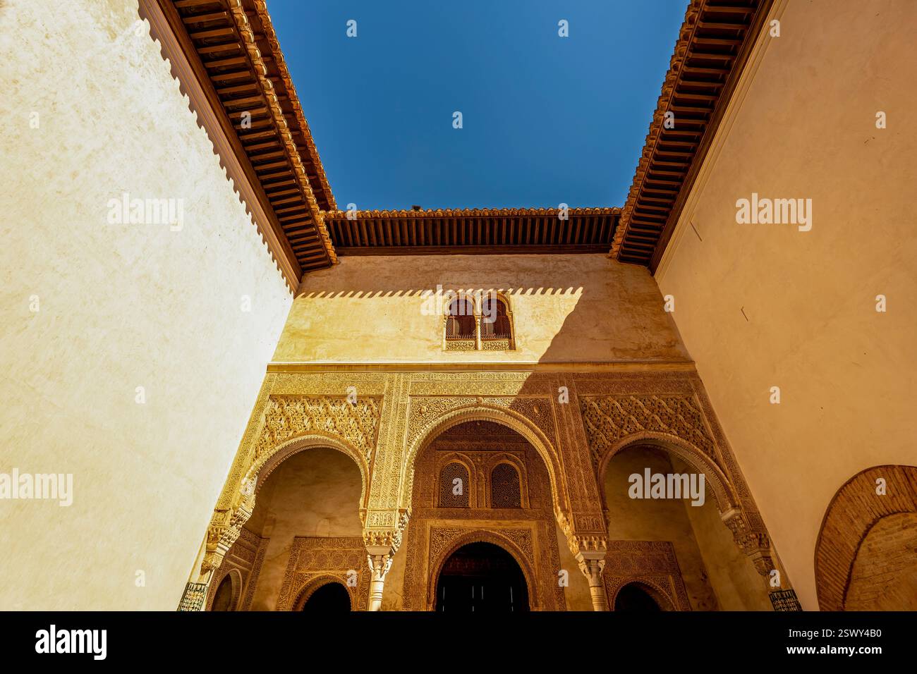 Majestic View of the Patio of the Golden Room in Alhambra, Granada ...