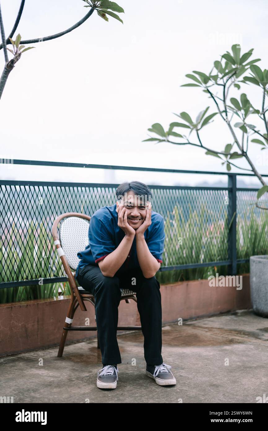 Posture evoke hi-res stock photography and images - Alamy