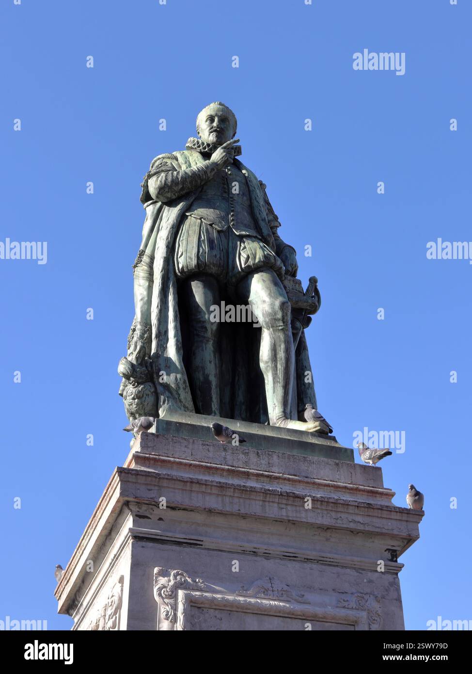 Statue of Willem den Eerste (William the First) of Orange at Het Plein ...
