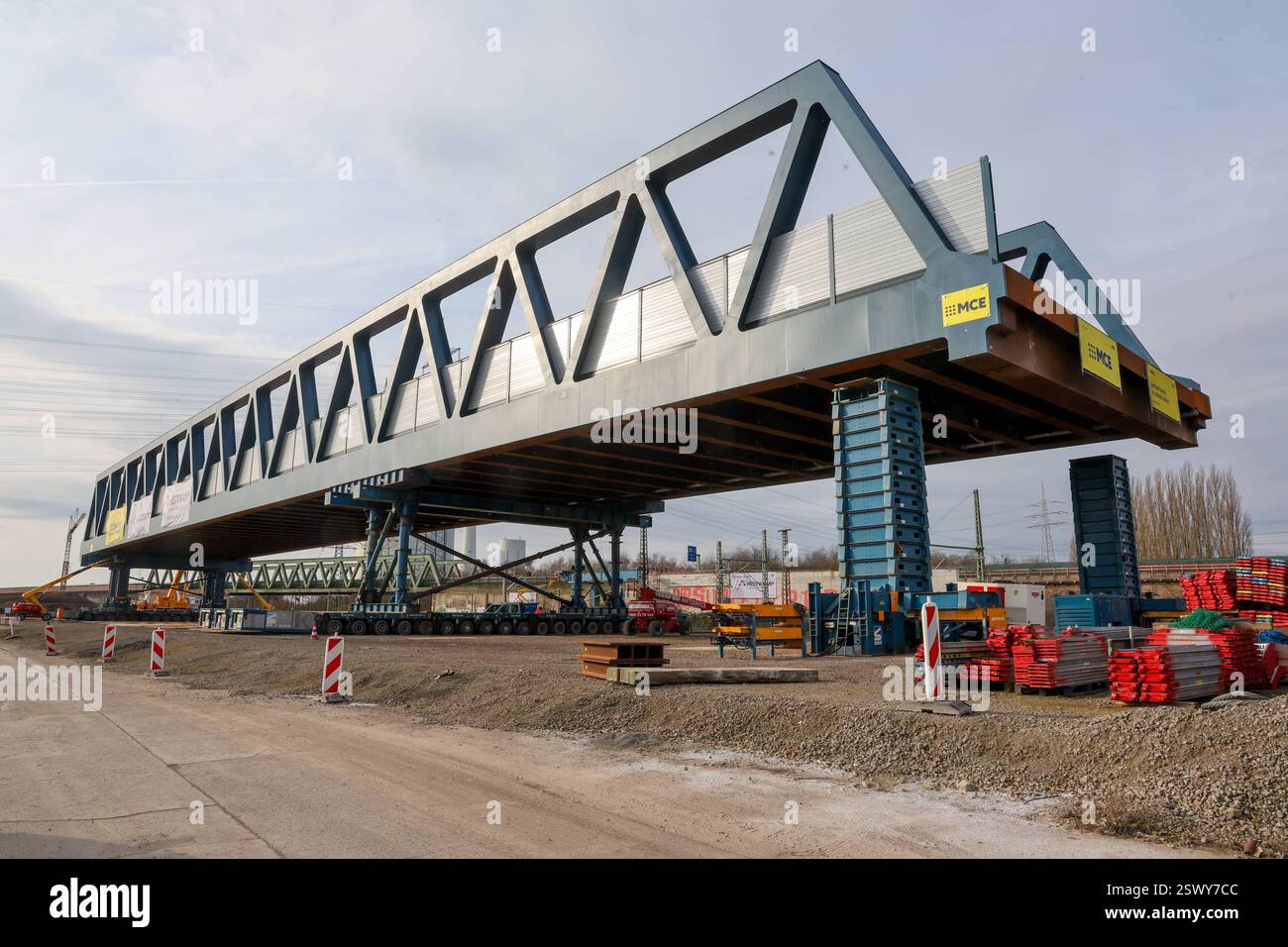 Autobahn A43 - Autobahnbaustelle. Pressetermin - Neue 2400-Tonnen ...