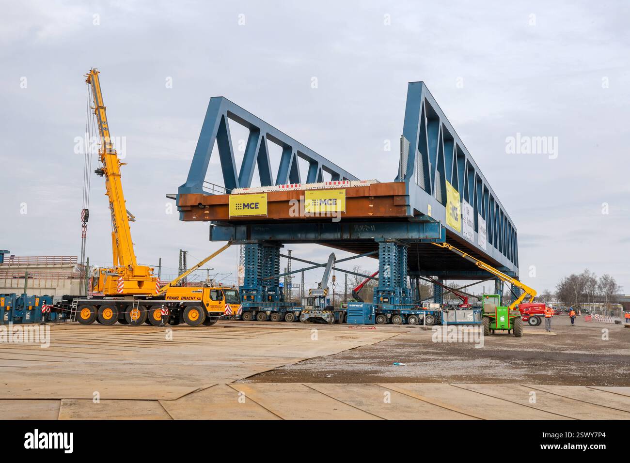 Autobahn A43 - Autobahnbaustelle. Pressetermin - Neue 2400-Tonnen ...