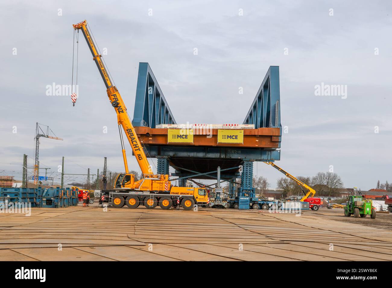 Autobahn A43 - Autobahnbaustelle. Pressetermin - Neue 2400-Tonnen ...