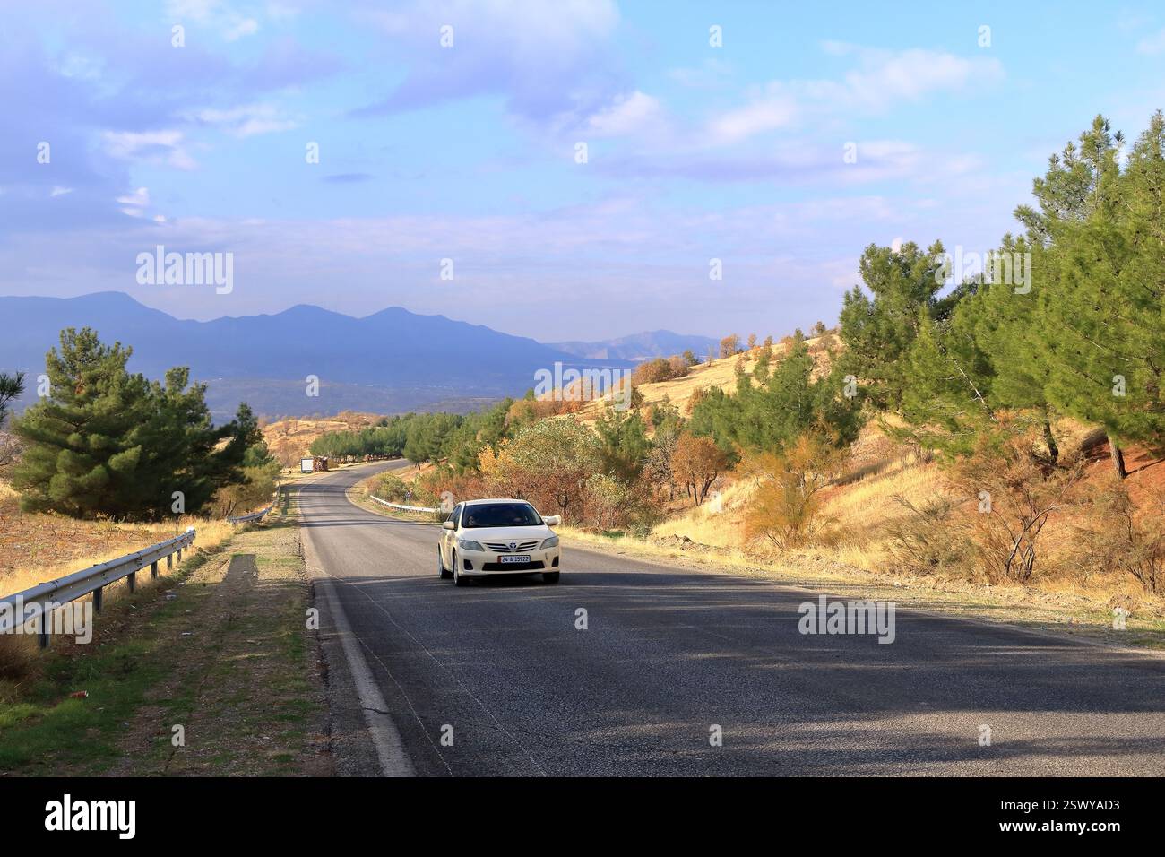 Amediye, Amedi, Kurdistan in Iraq - November 19 2024: road leading to ...