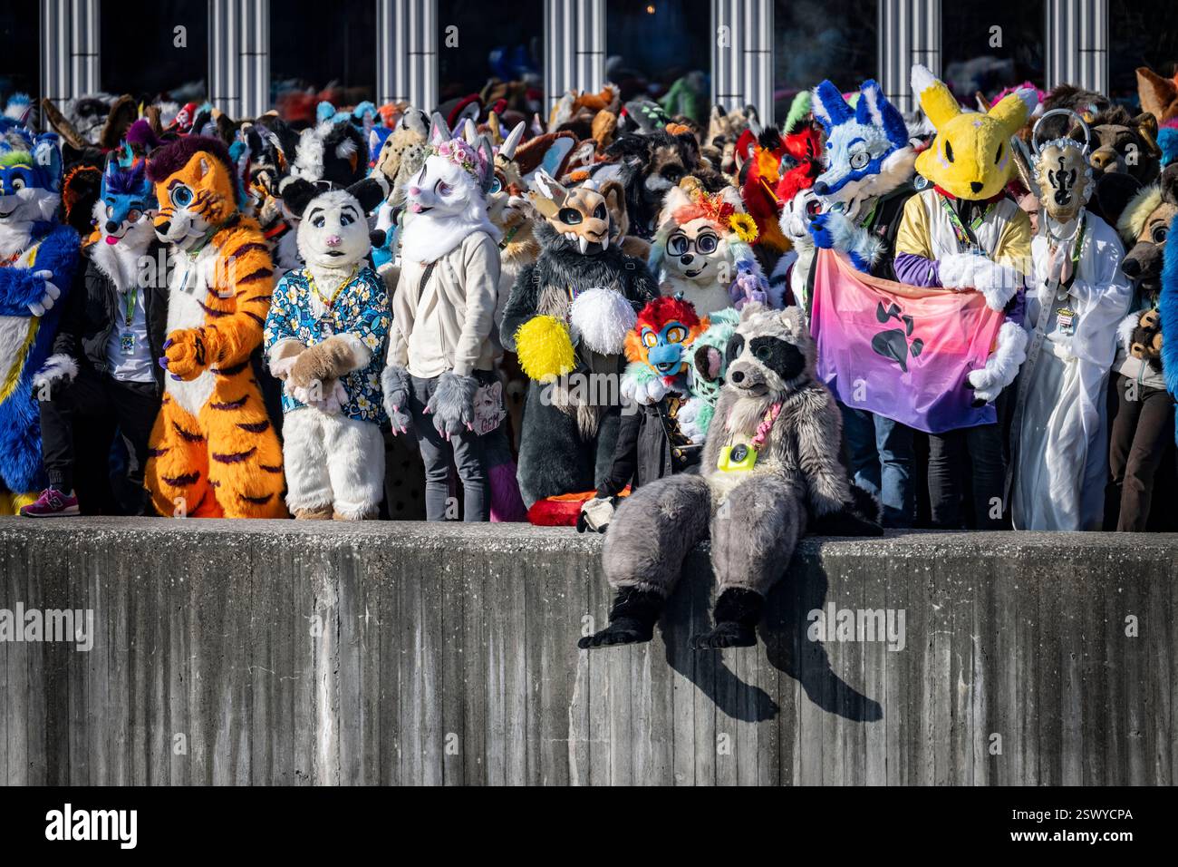 MALMÖ 2025-02-22 A fur-clad walk through Malmö in the spring sun on ...