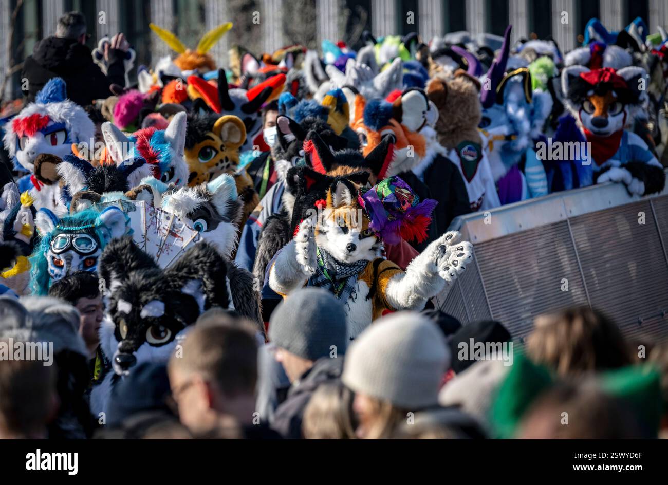 MALMÖ 2025-02-22 A fur-clad walk through Malmö in the spring sun on ...