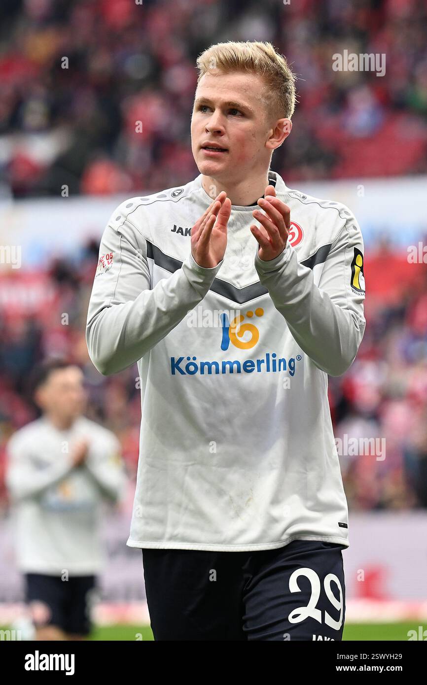 Mainz, Germany. 22nd Feb, 2025. Fussball 1. Bundesliga 23. Spieltag 1. FSV Mainz 05 - FC St ...