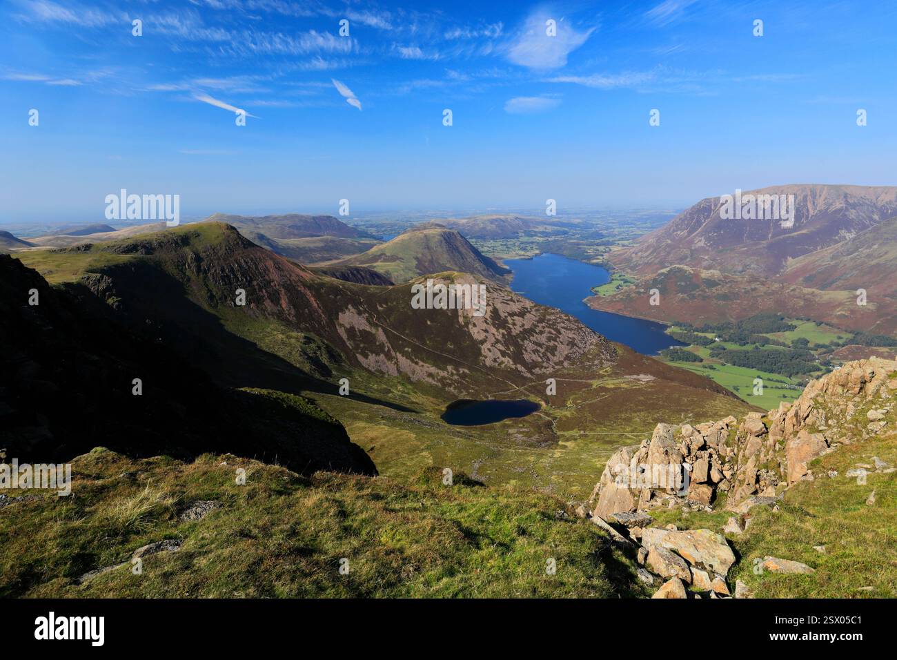 Autumn view over Crummock Water and Red Pike fell, Lake District ...