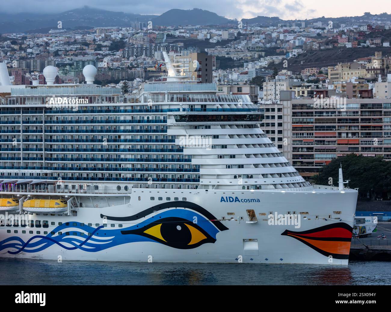 The port of Santa cruz de Tenerife, Spain, with the cruise ship ...